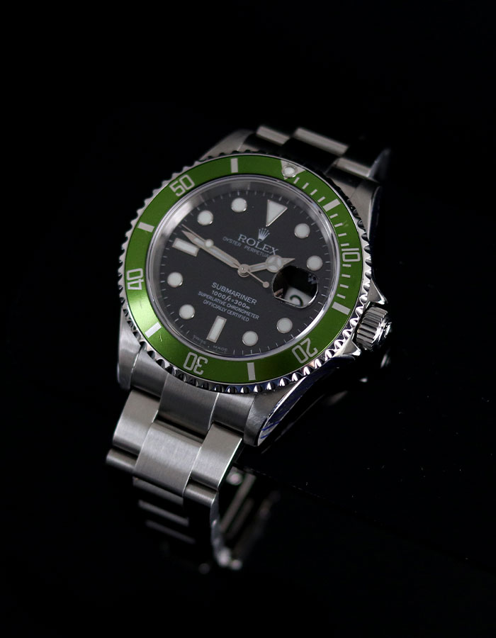2004 Rolex Submariner Kermit Flat 4 16610LV 40mm | Crown & Bezel