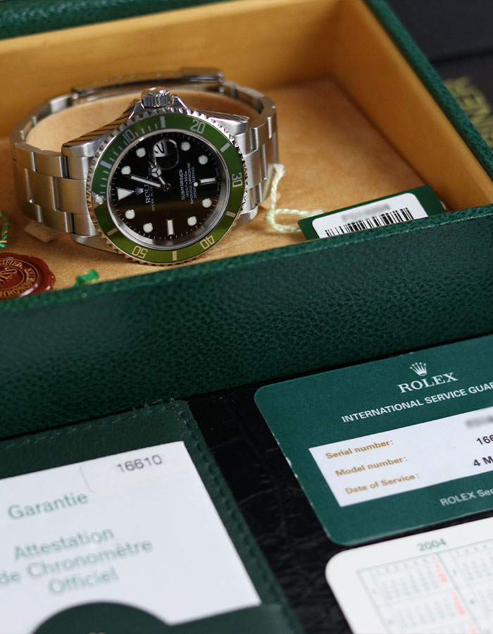 2004 Rolex Submariner Kermit Flat 4 16610LV 40mm | Crown & Bezel
